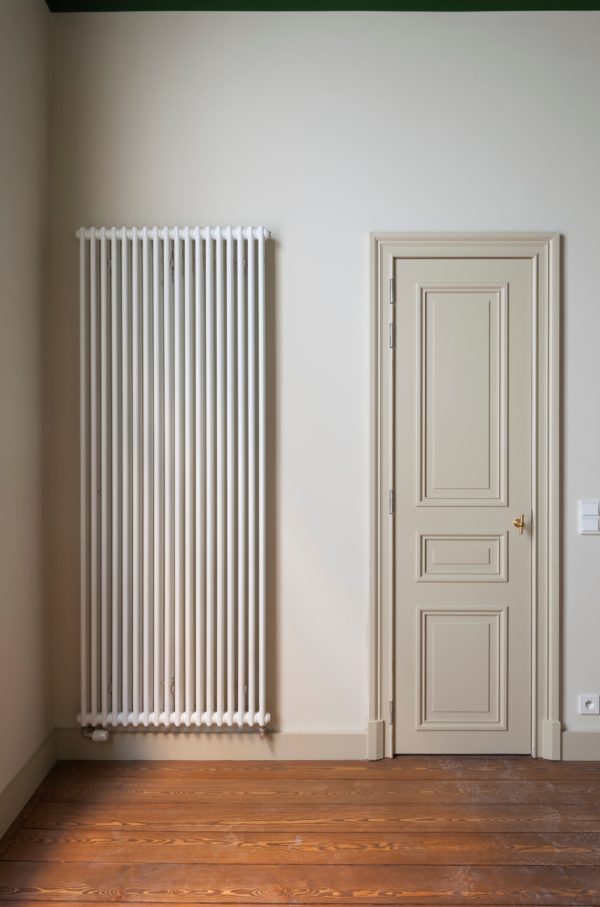 Zehnder Charleston Multi-column radiator. 3 Column. 1800mm x 486mm (10 ...
